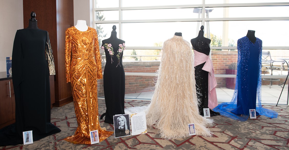 Fashion Showcase Makes Special Contribution to Distinguished Women ...
