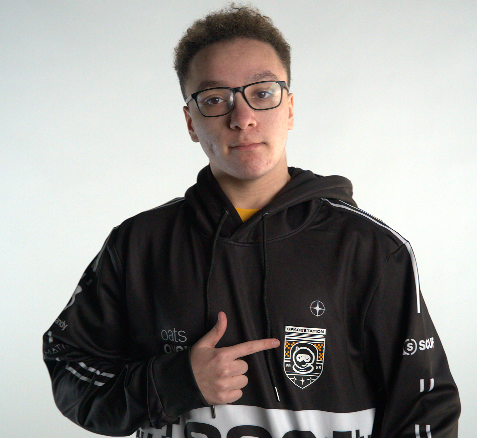 Esports standout signs professional contract with Spacestation Gaming ...